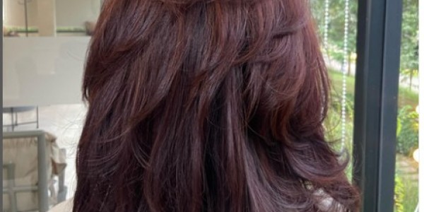 Mahogany Jadi Tren Warna 2025, Yuk Cat Rambut Kamu di Spectrum Color ...
